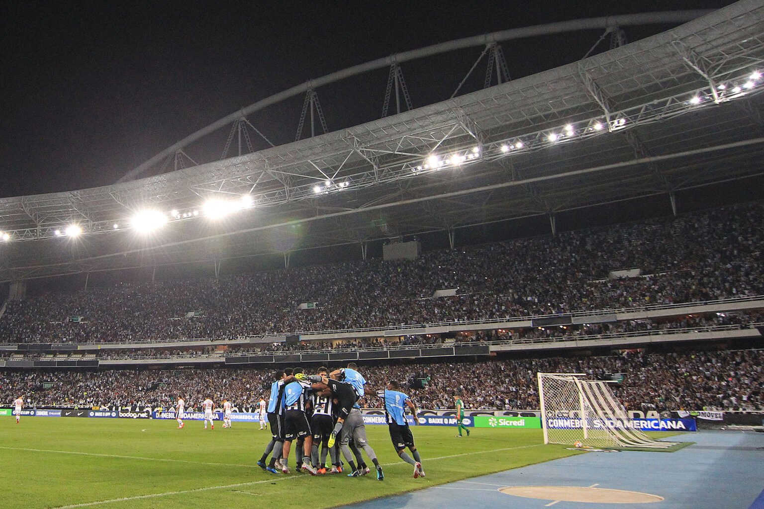 GALERIA: Os 10 maiores públicos da história do Botafogo no Estádio ...