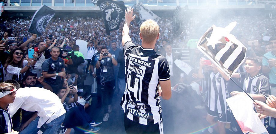 Sem poder jogar diante da torcida do Botafogo por causa da pandemia ...
